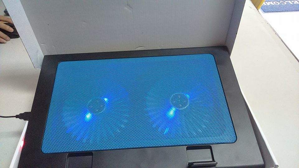 Fan A8 bề mặt thiết kế rộng dùng cho laptop từ 14- 17" - 165.000đ ...