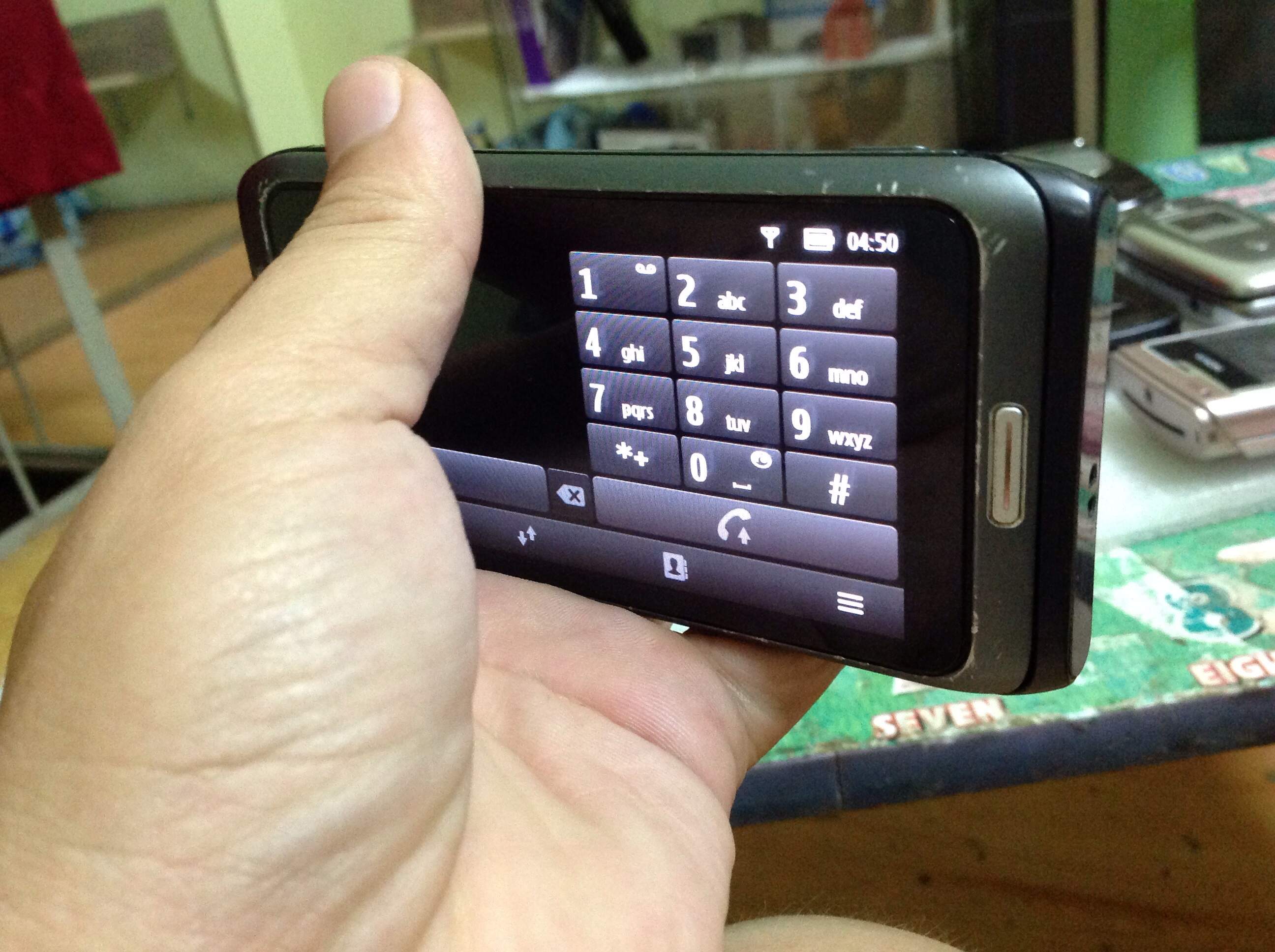 Nokia 2720,7705 twist,N72,moto V60,V360,pantech... - 500.000đ | Nhật tảo