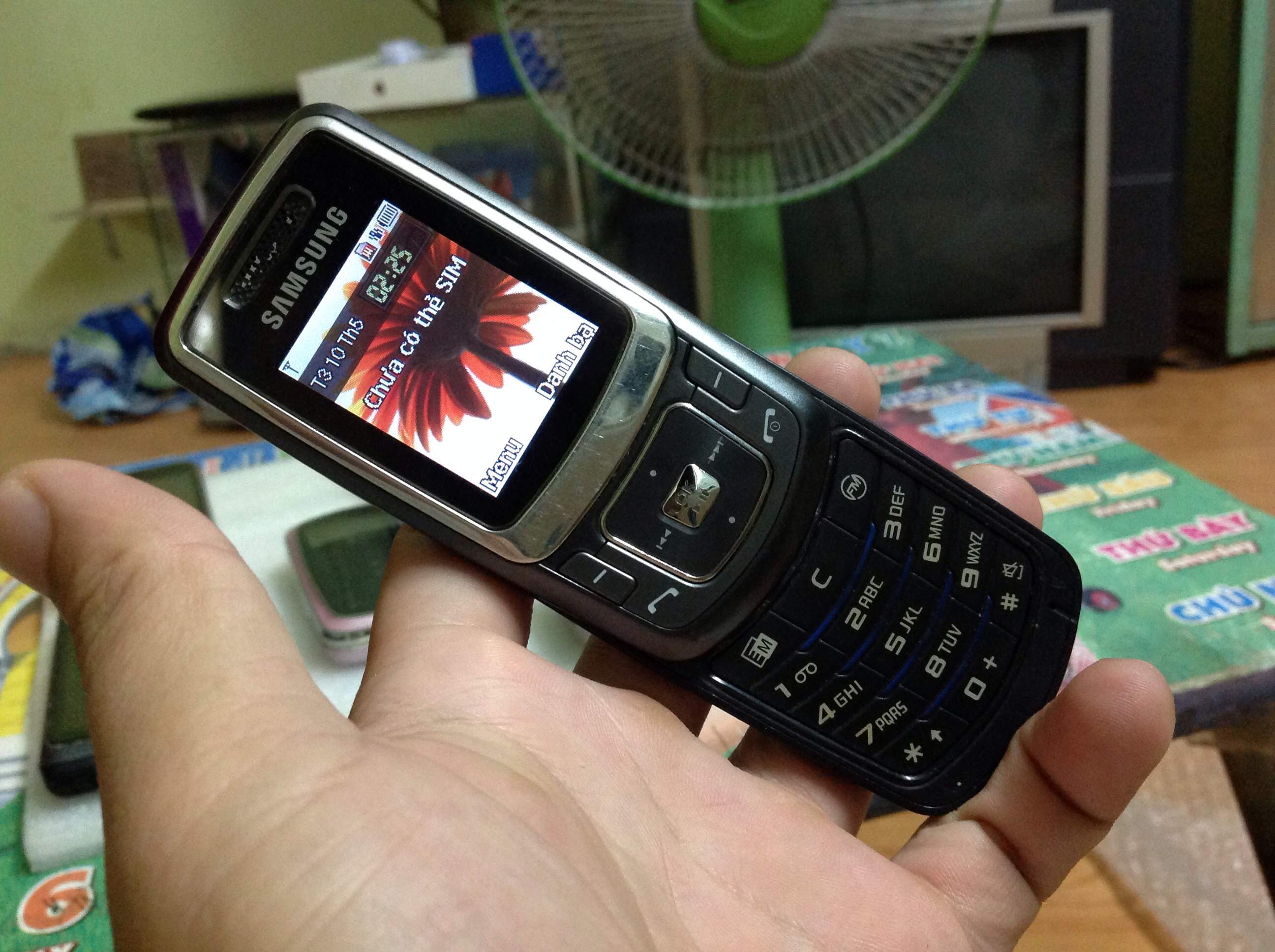 Nokia 2720,7705 twist,N72,moto V60,V360,pantech... - 500.000đ | Nhật tảo