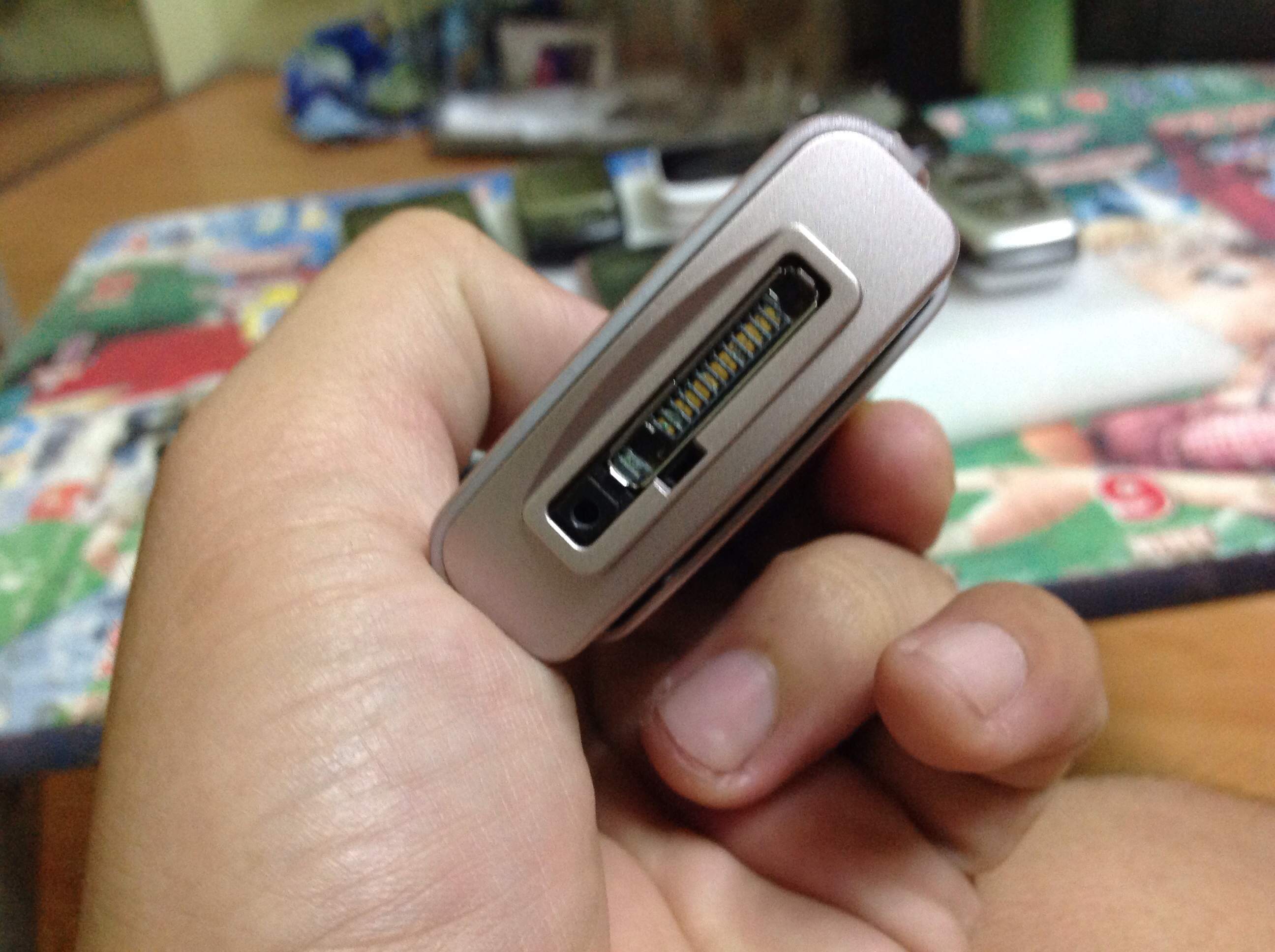 Nokia 2720,7705 twist,N72,moto V60,V360,pantech... - 500.000đ | Nhật tảo