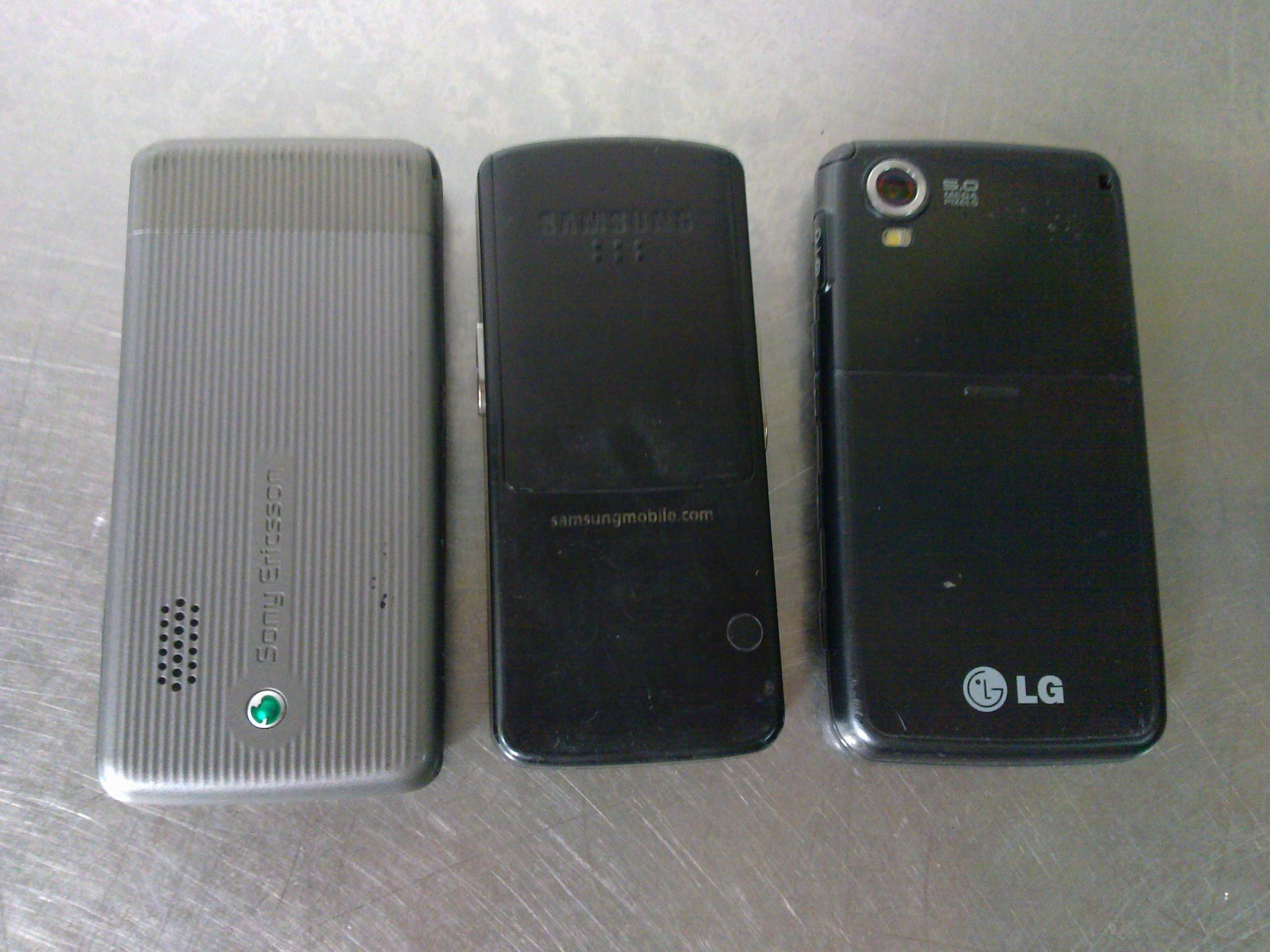 Lg GT 505, Sony G700, ss d528. lỗi. - 300.000đ | Nhật tảo