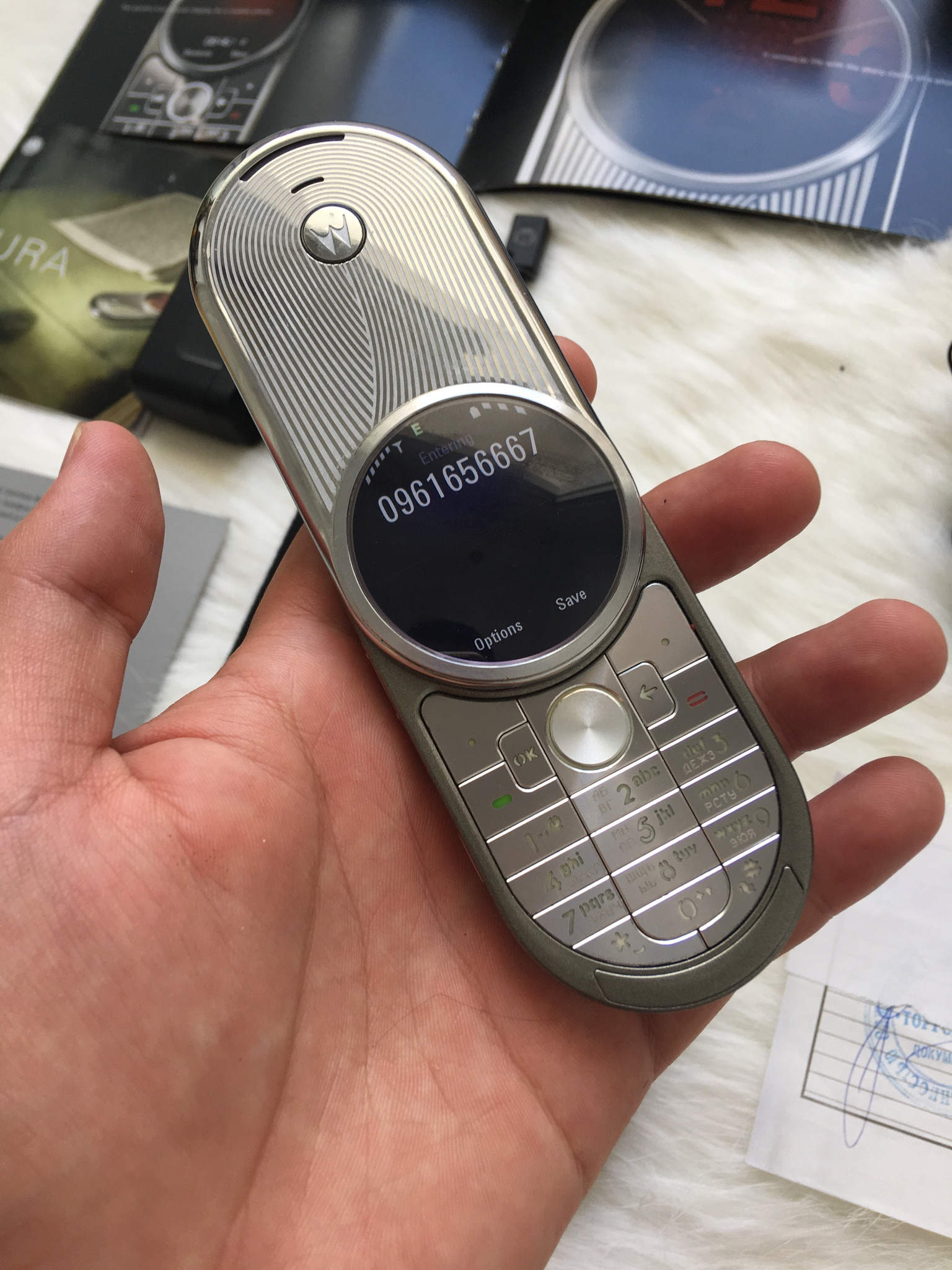 Điện thoại Motorola Aura R1 Fullbox zin nguyên bản. - 19.500.000đ ...