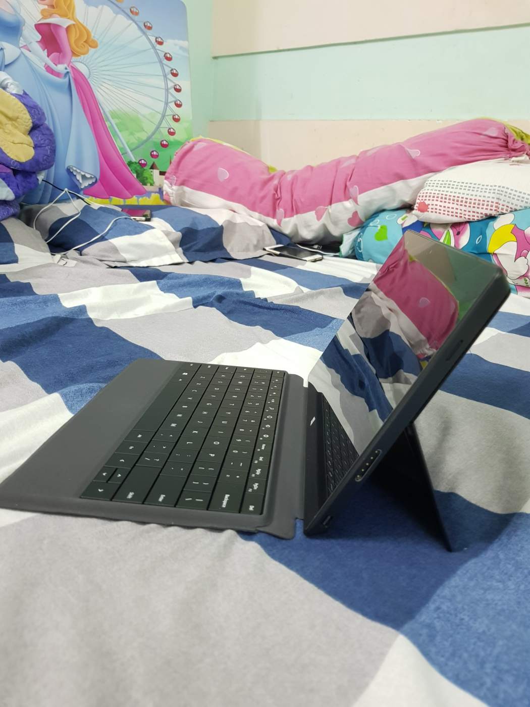 Surface pro 2, i5 gen4, ram 8gb, ssd 256gb, tặng case,power cover,túi ...