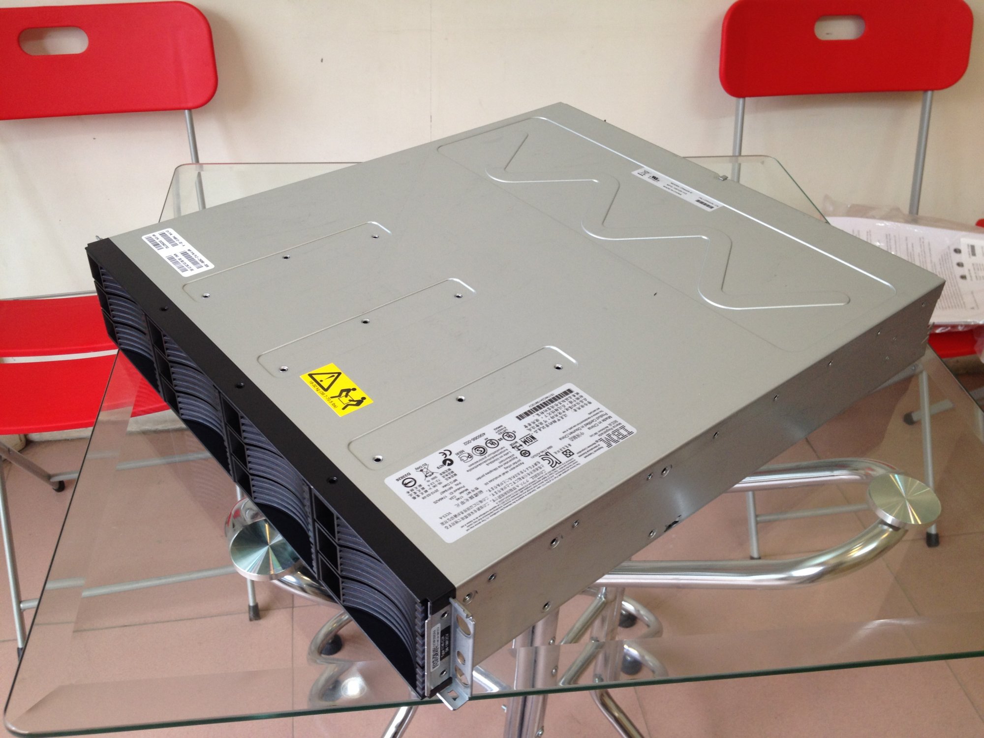 Giới thiệu Hệ thống lưu trữ bằng đĩa cứng IBM DS3512 (IBM System ...