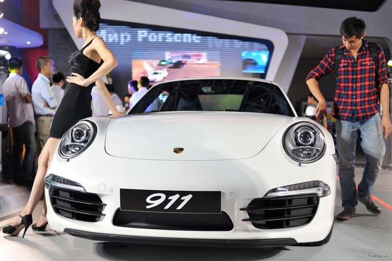[VMS 2012] Porsche trưng bày Cayenne, Panamera và 911 | Viết bởi El Ku