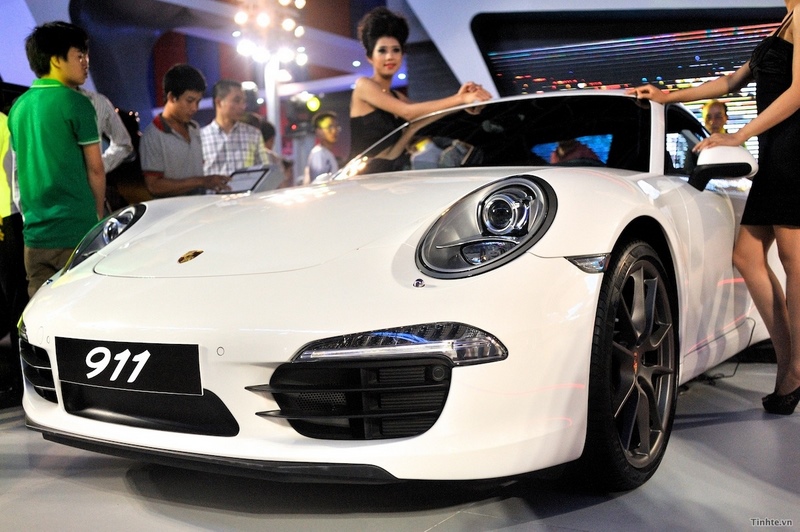 [VMS 2012] Porsche trưng bày Cayenne, Panamera và 911 | Viết bởi El Ku