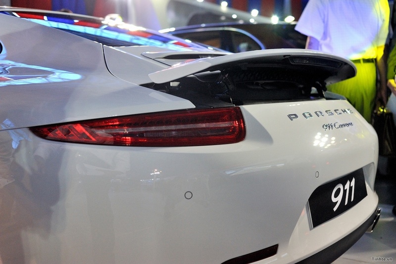 [VMS 2012] Porsche trưng bày Cayenne, Panamera và 911 | Viết bởi El Ku