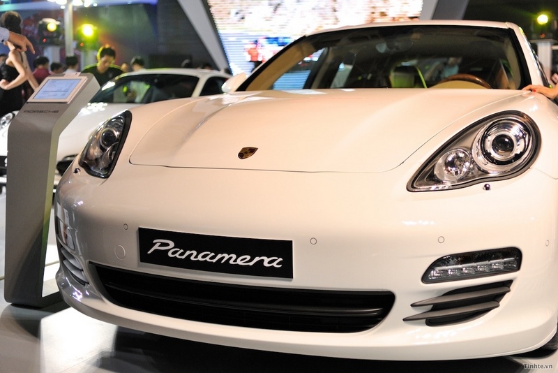 [VMS 2012] Porsche trưng bày Cayenne, Panamera và 911 | Viết bởi El Ku