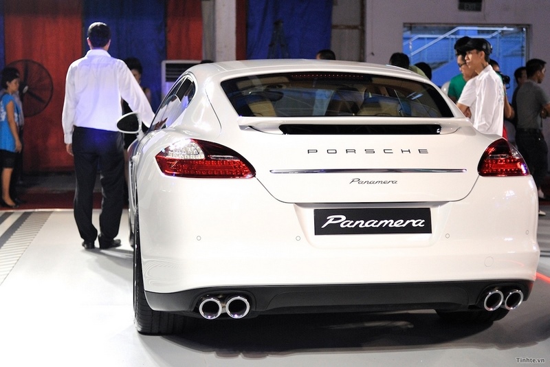 [VMS 2012] Porsche trưng bày Cayenne, Panamera và 911 | Viết bởi El Ku