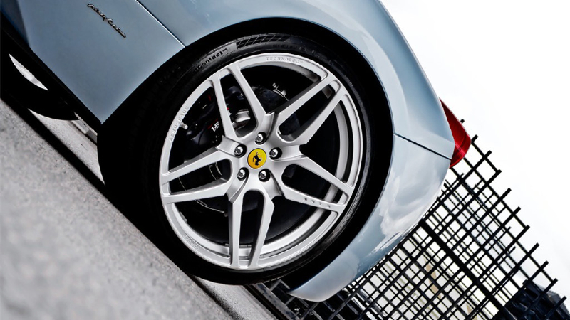 A. Kahn Design nâng cấp sơ cho chiếc Ferrari 458 Spider 2013