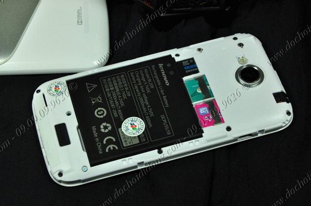 Hình ảnh thực tế điện thoại lõi tứ giá rẻ Lenovo A706 do FPT phân phối ...