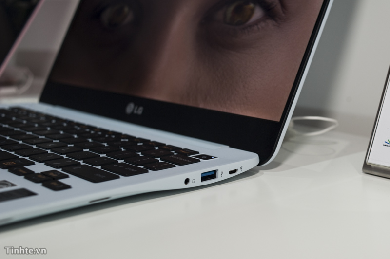[CES 2014] Trên tay máy tính Ultrabook LG 13Z940, nhẹ hơn 1kg, mỏng và đẹp