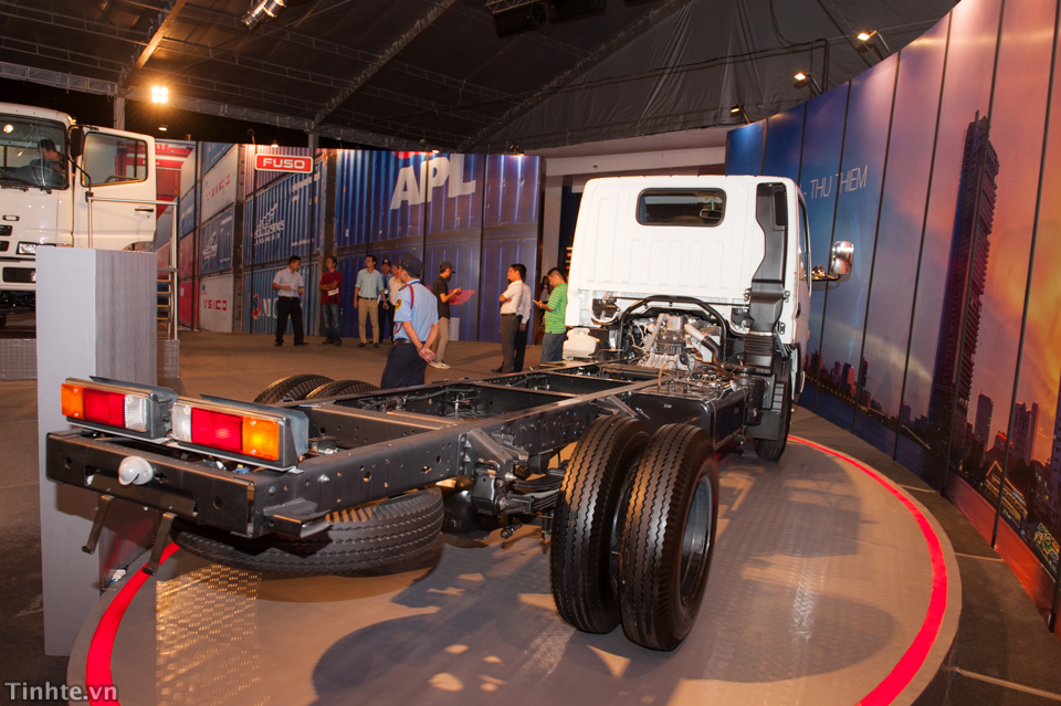 Mercedes-Benz Việt Nam chính thức ra mắt thương hiệu xe tải FUSO