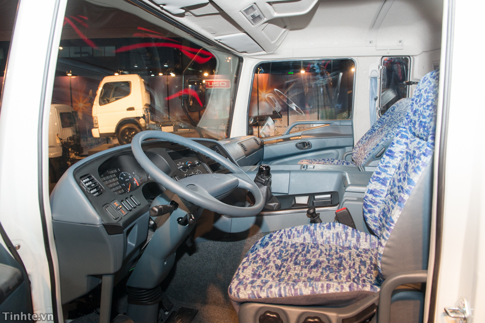 Mercedes-Benz Việt Nam chính thức ra mắt thương hiệu xe tải FUSO