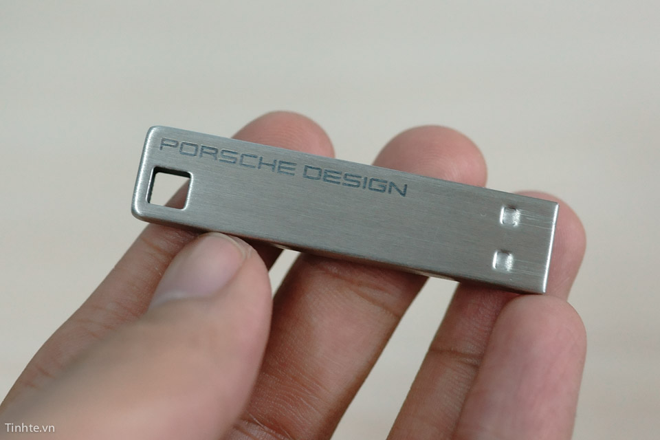 Review nhanh hai USB flash 3.0: Lacie Porsche Design USB Key và Culbuto