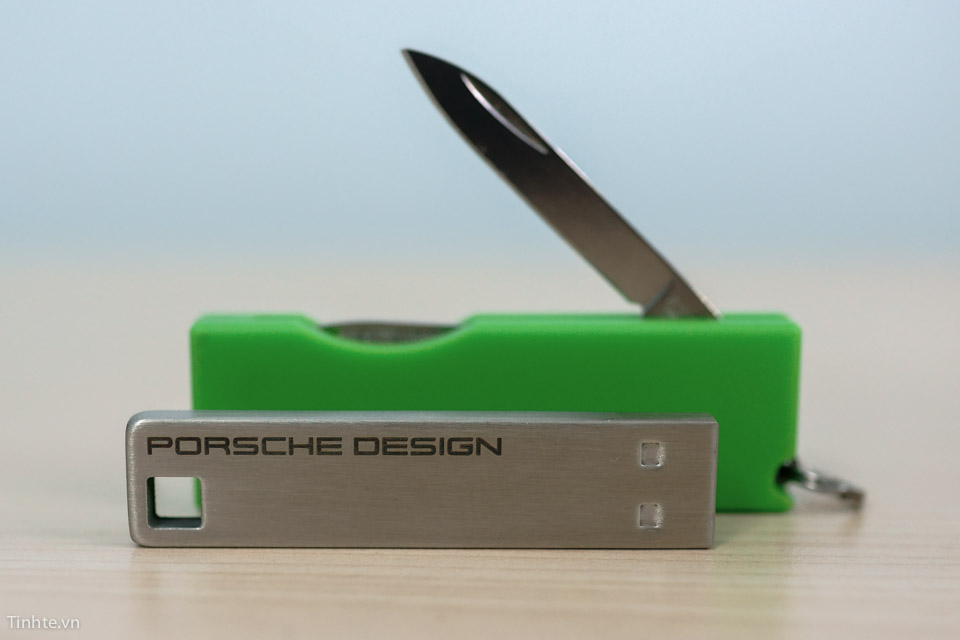Review nhanh hai USB flash 3.0: Lacie Porsche Design USB Key và Culbuto
