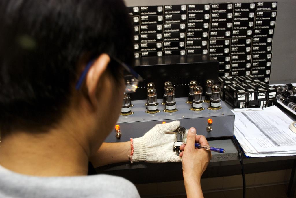 Conductor giới thiệu cOnductOr HPA94-25: Amplifier lai