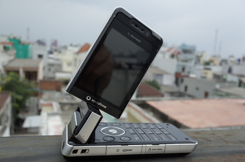 [Review] Đánh giá tổng quan Vodafone 903SH, điện thoại đi trước thời đại. | Viết bởi hnadov