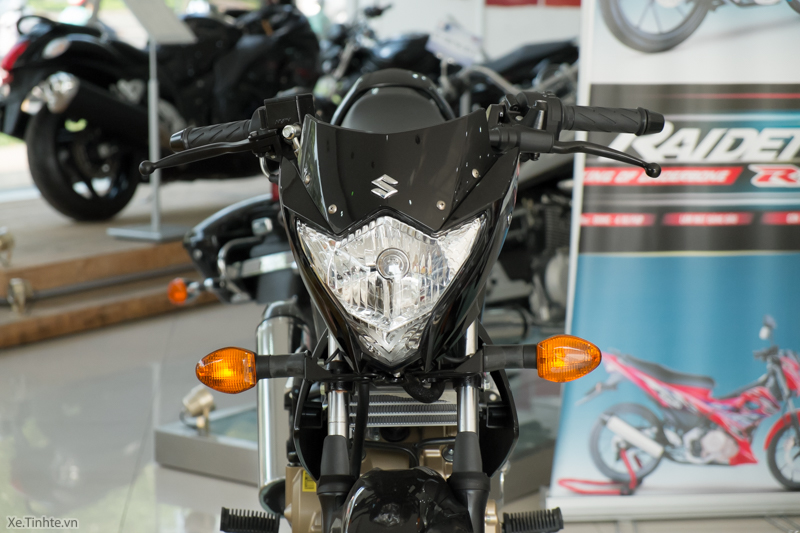 Hình ảnh chi tiết Suzuki Raider R150 2015 với tem và màu mới