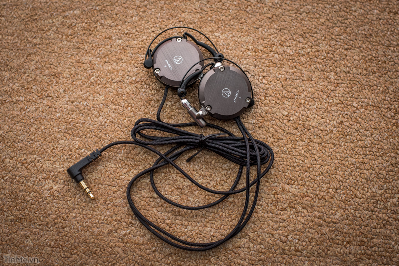 Trên tay và cảm nhận tai nghe Audio Technica ATH-EM7X: gọn, nhẹ, đeo ...