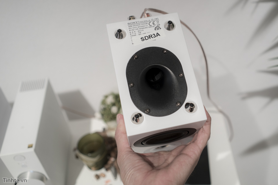 Trên tay Sony CAS-1: Hệ thống âm thanh nhỏ, cao cấp