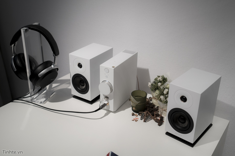 Trên tay Sony CAS-1: Hệ thống âm thanh nhỏ, cao cấp