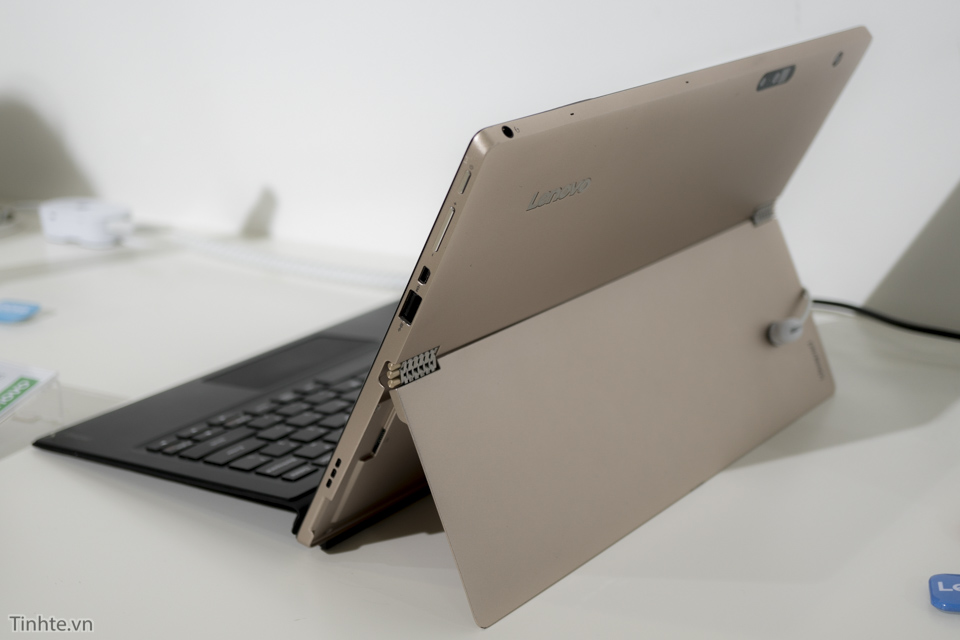 [IFA 2015] Trên tay IdeaPad Miix 700: Surface Pro 3 của Lenovo