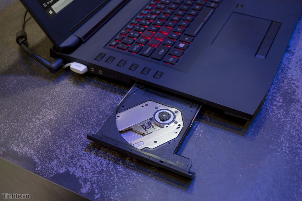 [IFA 2015] Trên tay quái thú Acer Predator 17 - đối thủ mới của ...