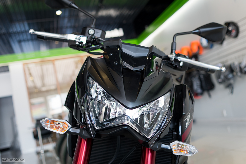 Hình ảnh Kawasaki Z800 ABS 2016 màu đen - đỏ Candy Crimson, giá 275 ...