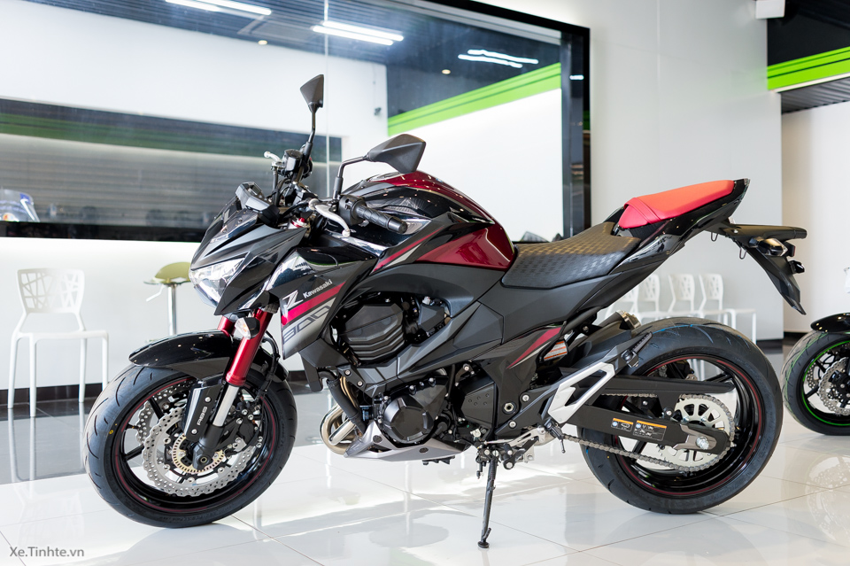 Hình ảnh Kawasaki Z800 ABS 2016 màu đen - đỏ Candy Crimson, giá 275 ...