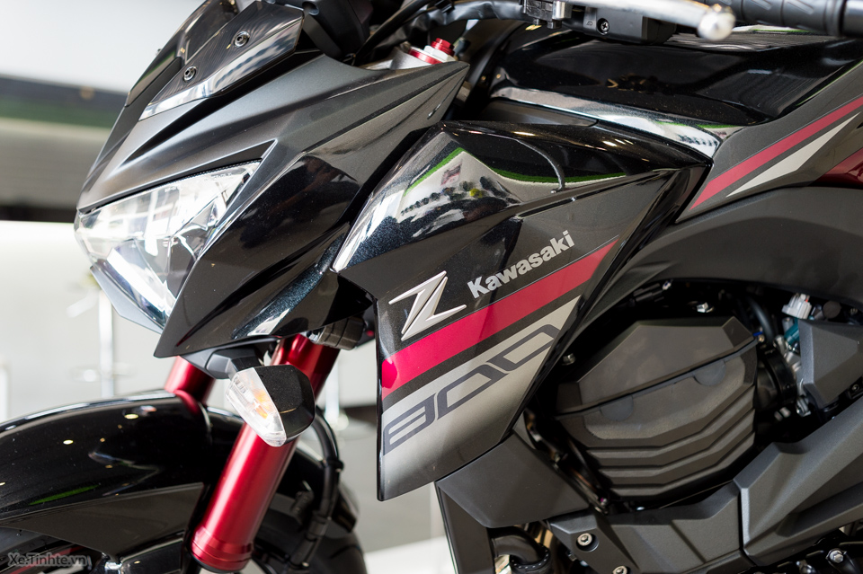 Hình ảnh Kawasaki Z800 ABS 2016 màu đen - đỏ Candy Crimson, giá 275 ...