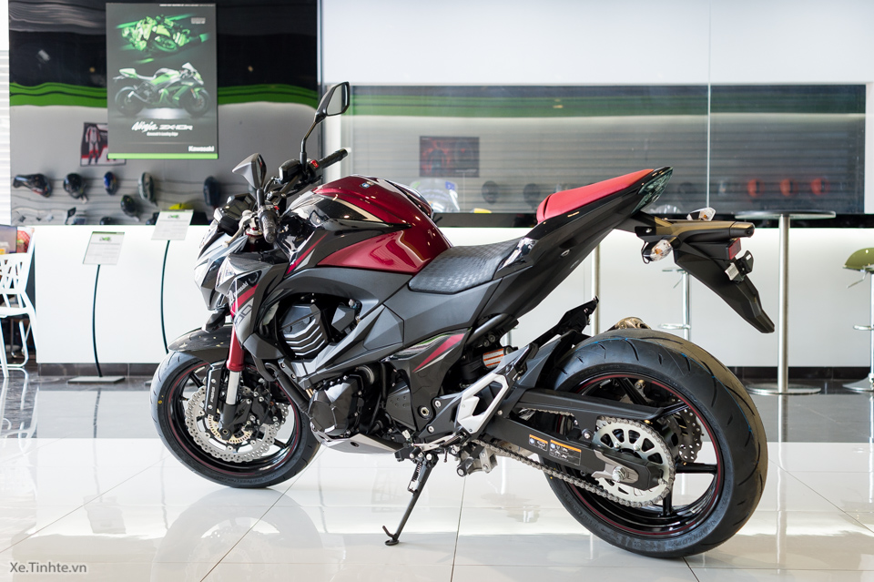 Hình ảnh Kawasaki Z800 ABS 2016 màu đen - đỏ Candy Crimson, giá 275 ...