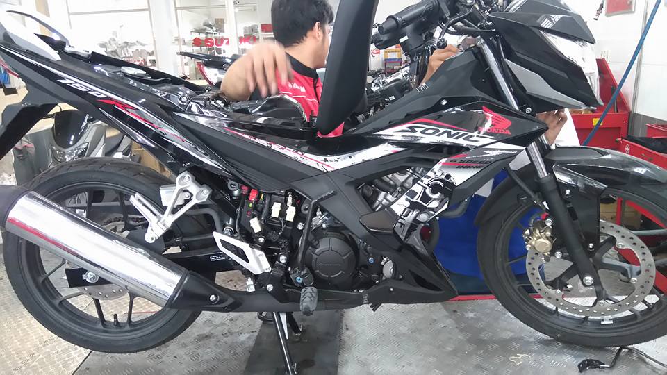 Sonic 150 Fi mới nghi bị lỗi oxi hóa lốc máy! | Viết bởi sillybi.kind