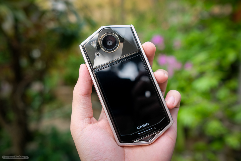 Trên tay Casio Exilim TR-70: Máy ảnh selfie chuyên nghiệp, chế độ làm ...