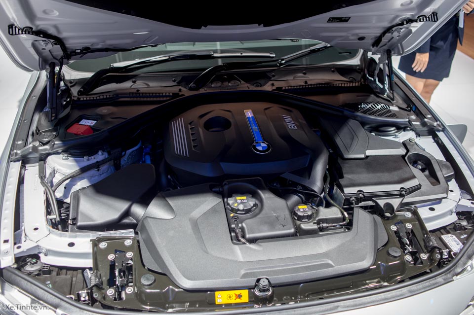 Đối đầu plug-in hybrid BMW 330e M Sport và Mercedes-Benz C 350e AMG ...