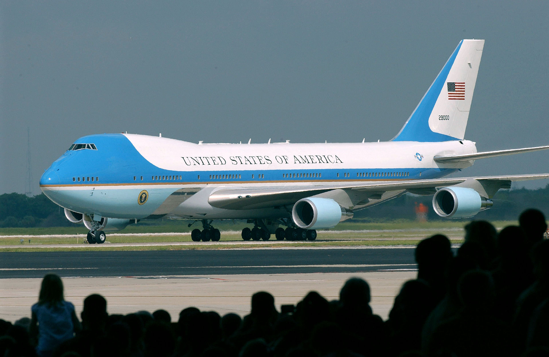 Những thông tin thú vị về Air Force One: bố trí, vũ khí, công nghệ, máy ...