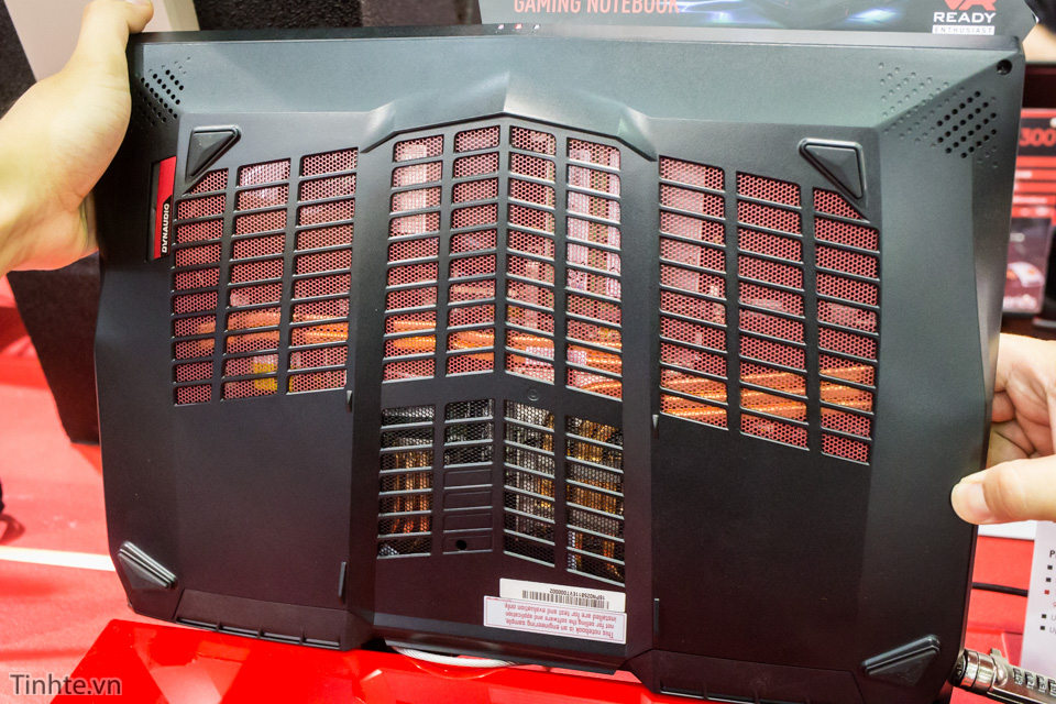 [Computex 2016] Trên tay MSI GT73 Titan và GS73 Stealth Pro dùng màn ...