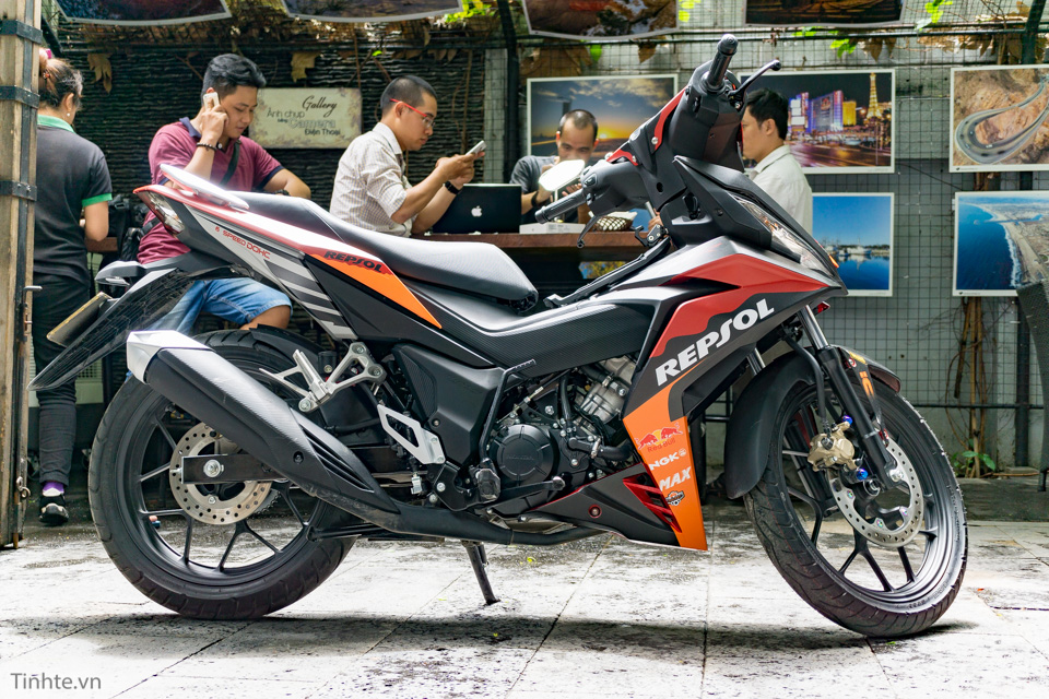 Hình ảnh Honda Winner lên tem Repsol