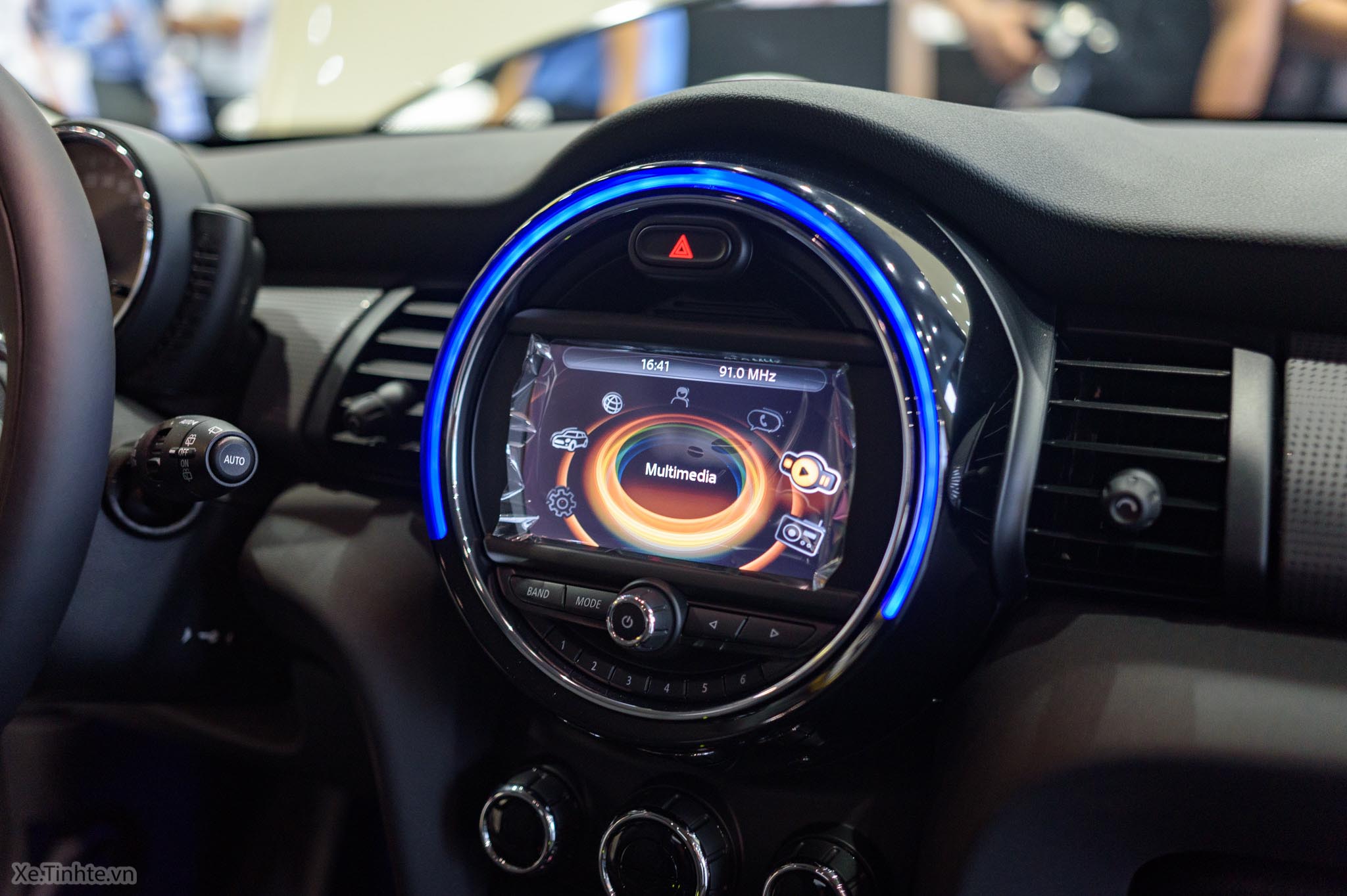 MINI One ra mắt với giá 1,228 tỷ đồng; khởi điểm cho những người yêu MINI