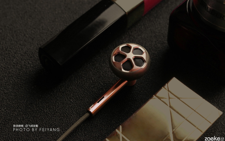 1More E1008 - tai nghe earbud flagship được trang bị Ceramic Dual Unit Driver