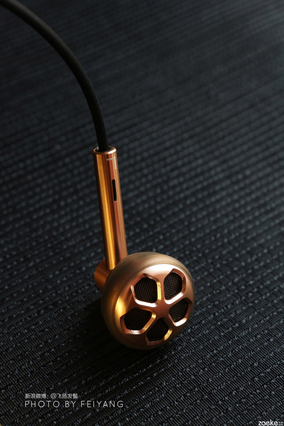 1More E1008 - tai nghe earbud flagship được trang bị Ceramic Dual Unit Driver