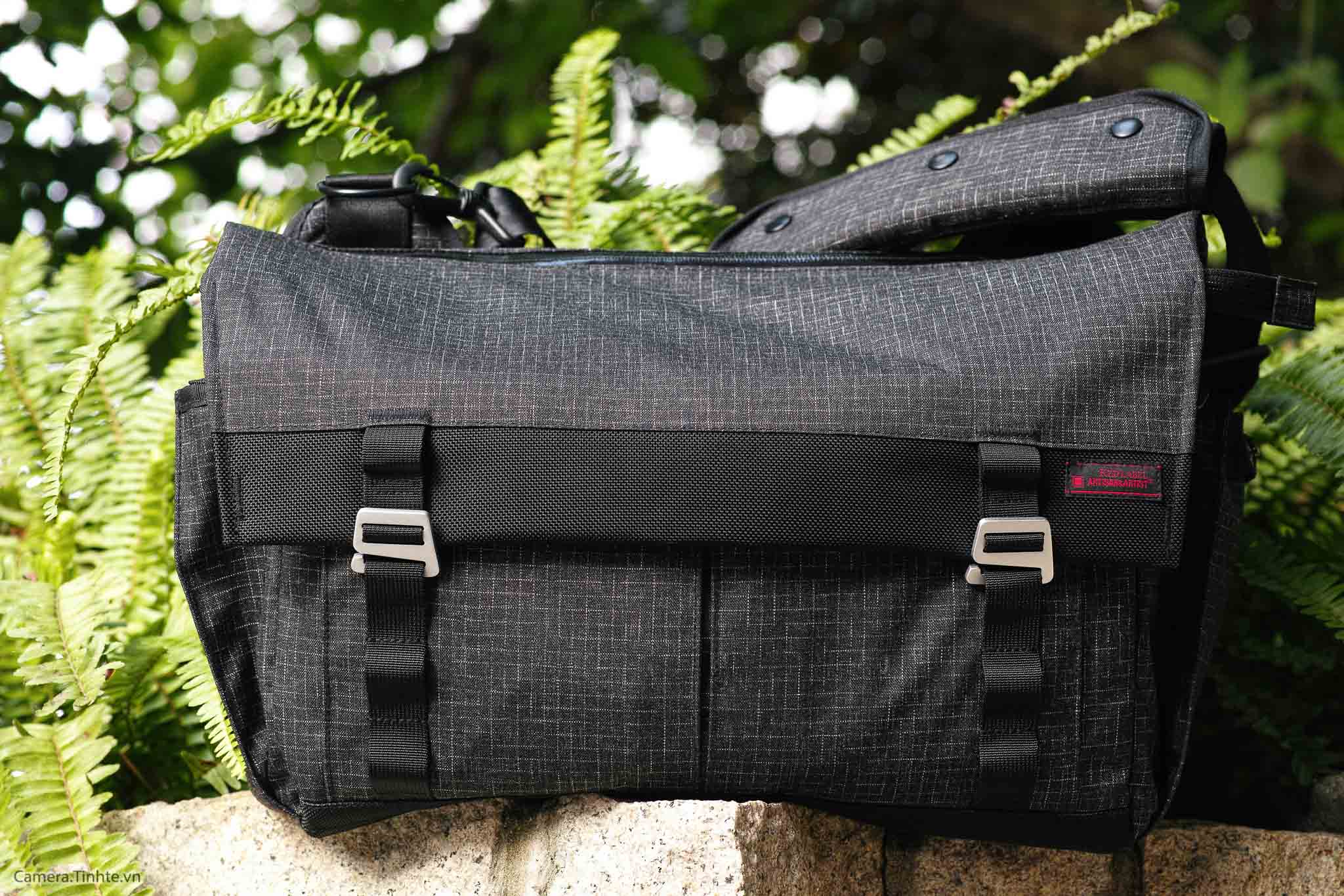 Trên tay túi máy ảnh Artisan & Artist Red Label RDB-SD100 và RDB-MG100 ...