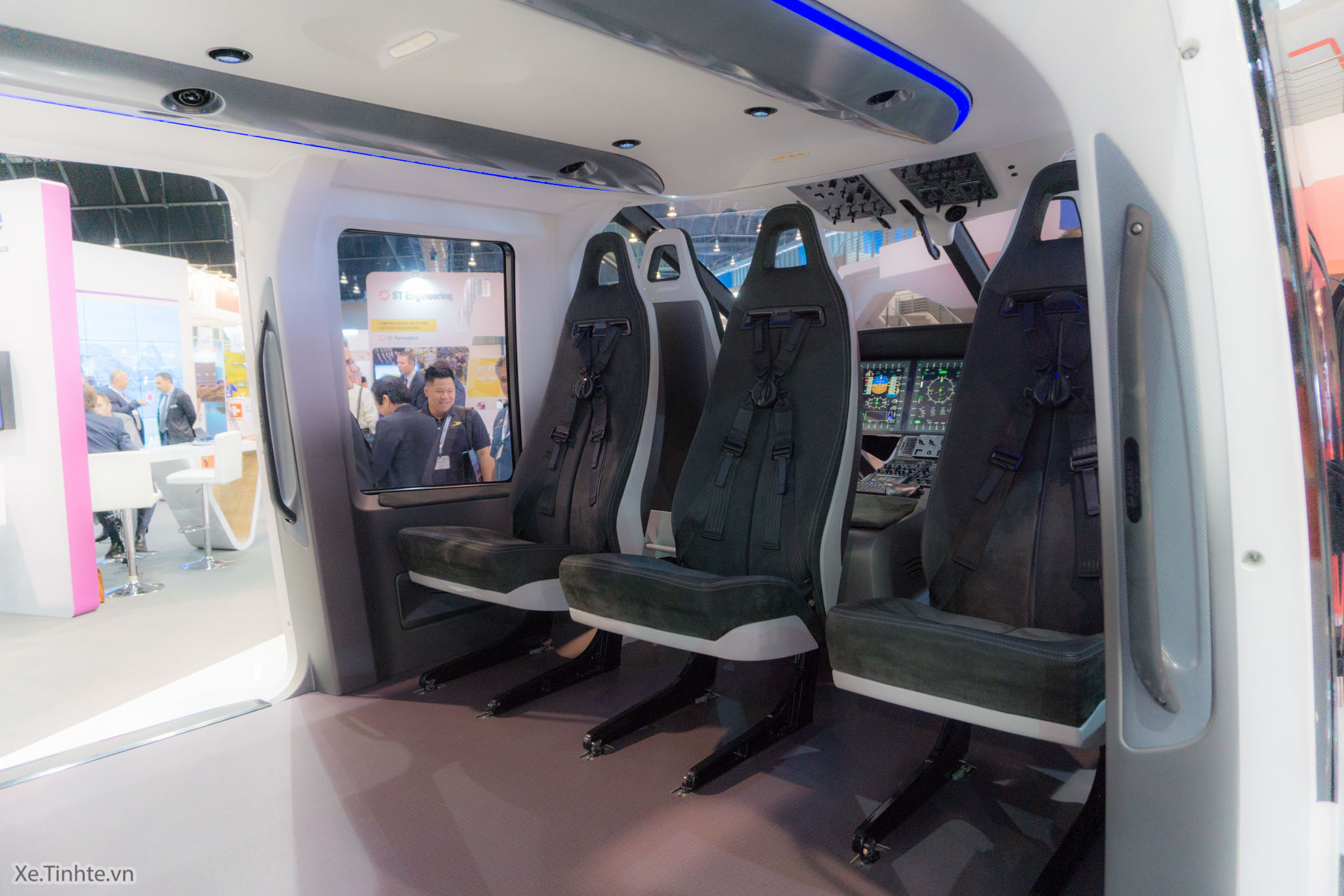 [RCA 2017] Siêu trực thăng Airbus H160-toàn thân composite, 5 cánh quạt ...