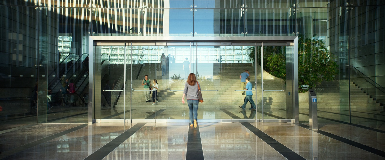 Mời xem trailer The Circle: phim sci-fi của Tom Hanks và Emma Watson