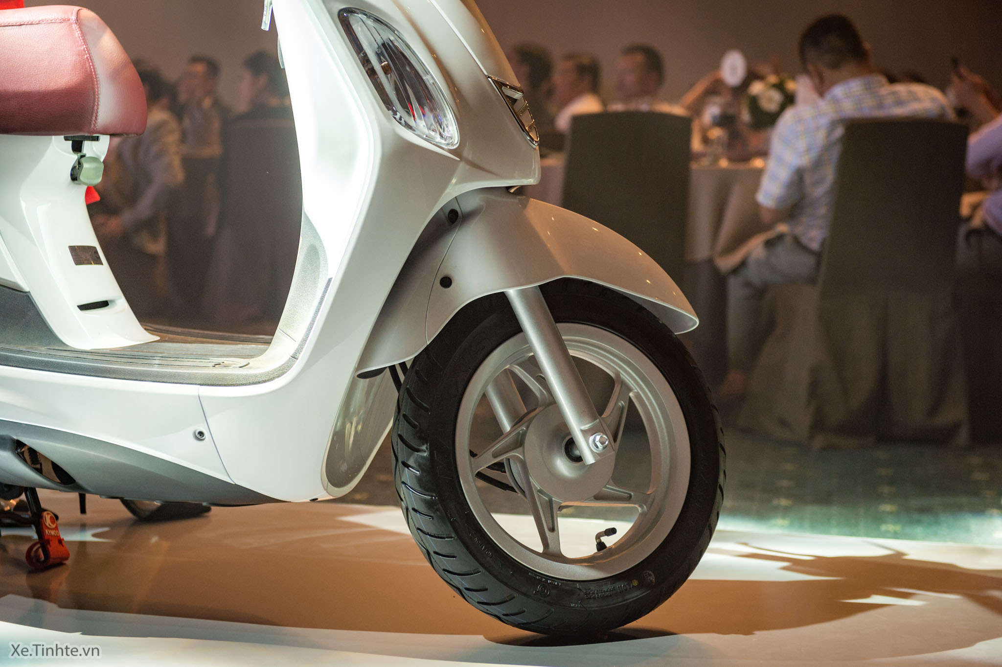 KYMCO giới thiệu 2 mẫu xe máy 50cc cho học sinh: tay ga cho nữ, số cho nam