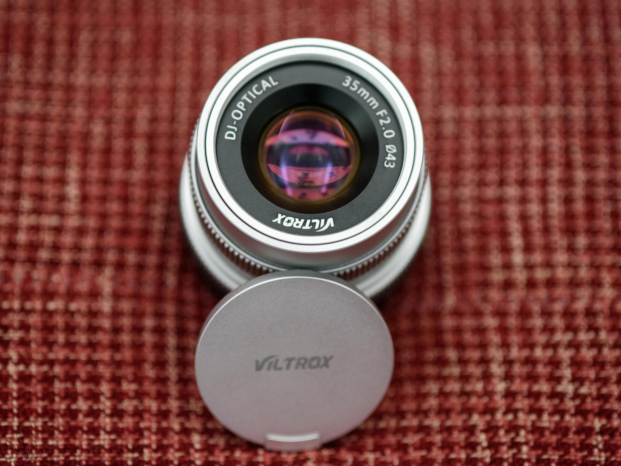 Đánh giá nhanh Vitrox 35mm f2: dùng được với fullframe, nhỏ gọn, lấy ...
