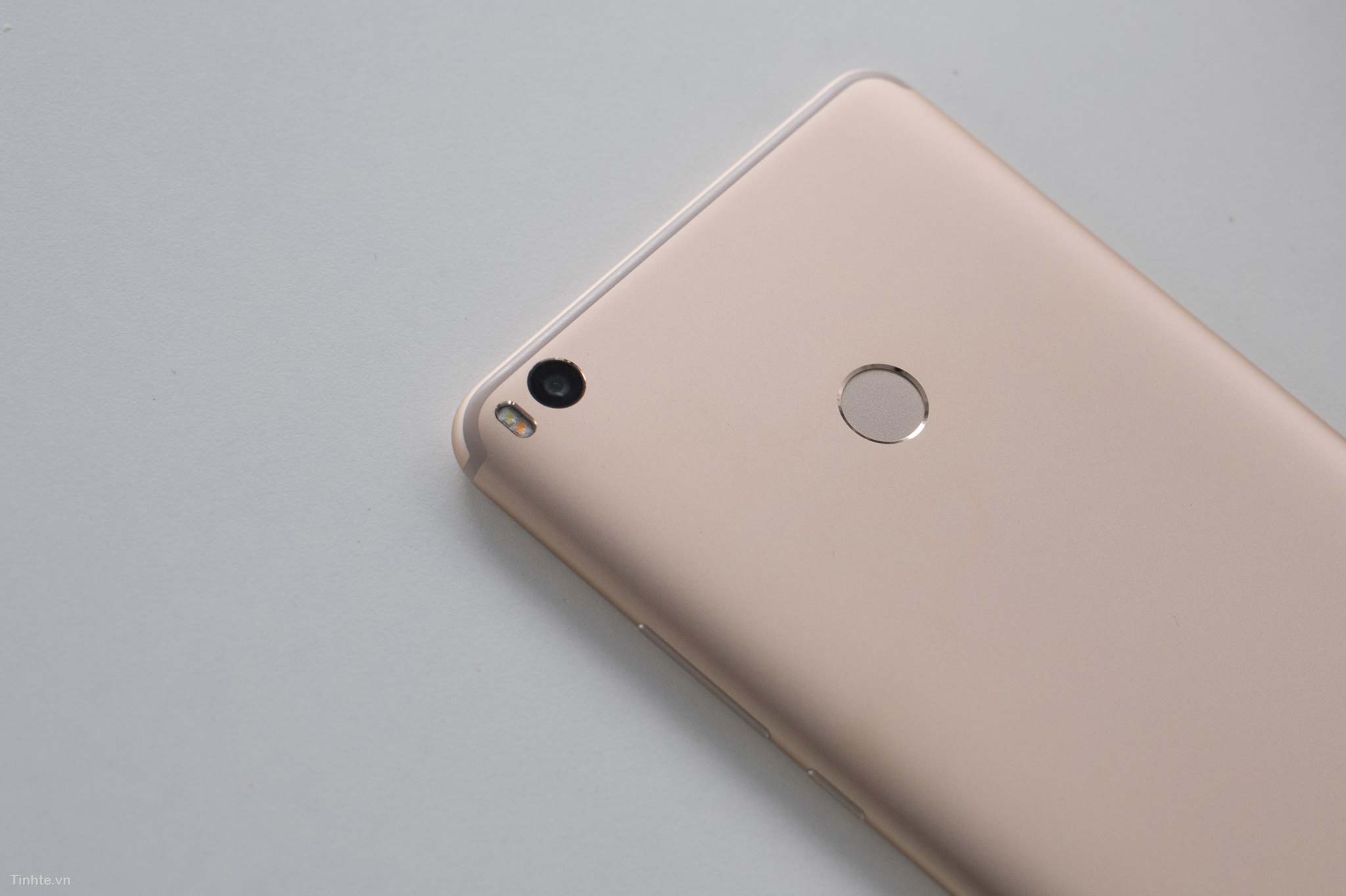 Trên tay Xiaomi Mi Max 2: cải tiến hay cải lùi? | Viết bởi sonlazio
