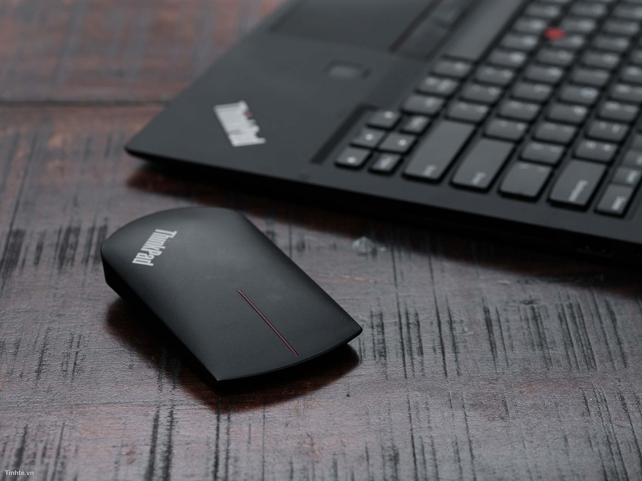 Trên tay Lenovo Thinkpad X1 Wireless Touch Mouse: nhỏ, nhẹ, đẹp, kiêm ...
