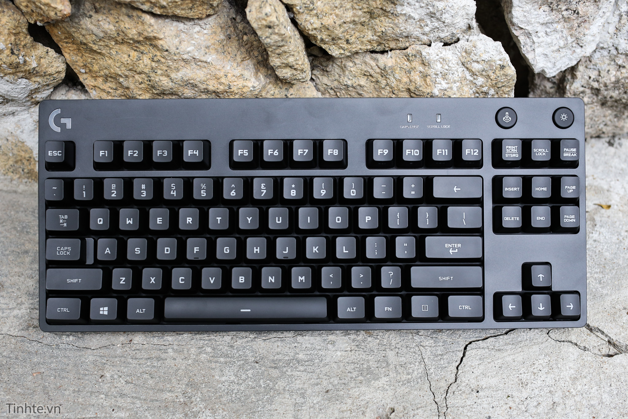 Đánh giá Logitech G Pro Keyboard: phím cơ TKL, đèn RGB, switch Romer-G ...
