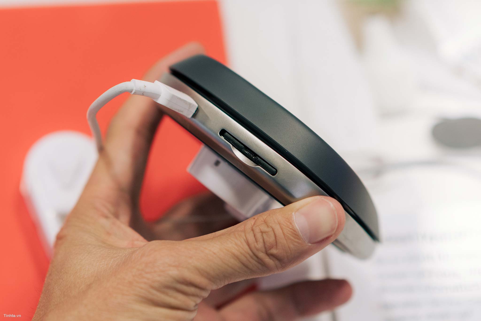 Trên tay Sandisk iXpand Base: đế sạc iPhone có bộ nhớ trong